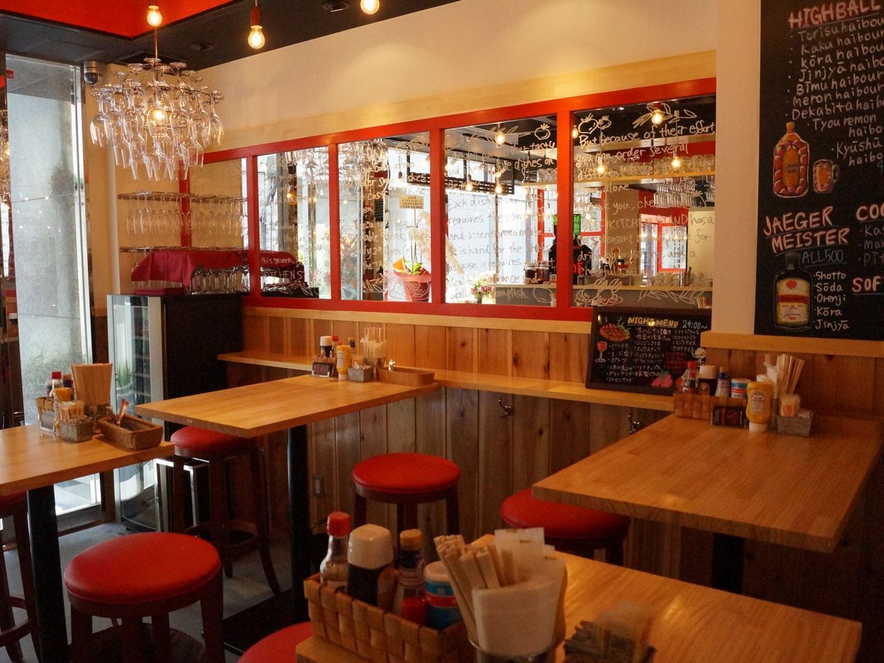 肉と立呑みバル BEEF KITCHEN STAND 外観・店内｜【公式】アパ ホテル｜ビジネス予約サイト